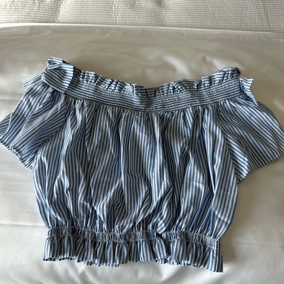 Love Tree | Tops | Nwt Love Tree Ruffled Crop Top Bow Detail At ...